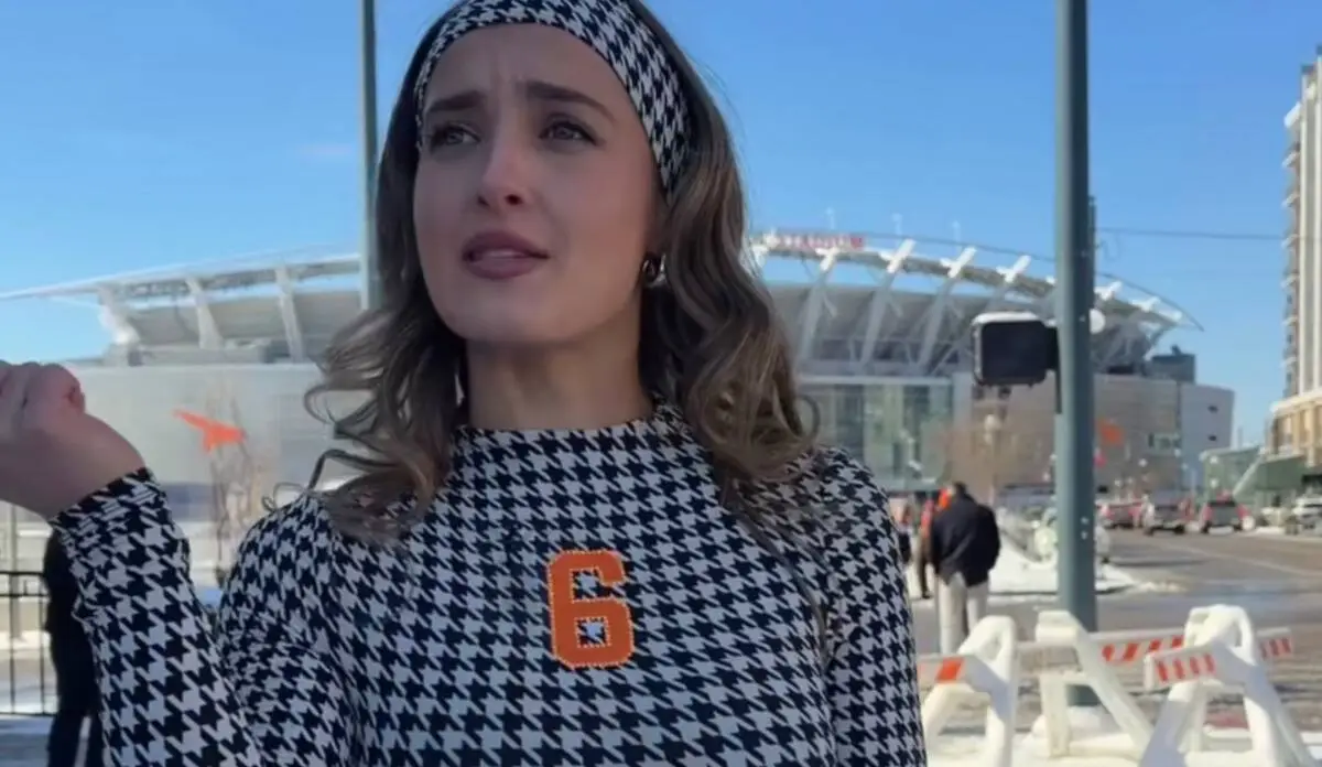 Jake Browning ’s girlfriend Stephanie Niles ‘ outfit at Bengals-Ravens ...