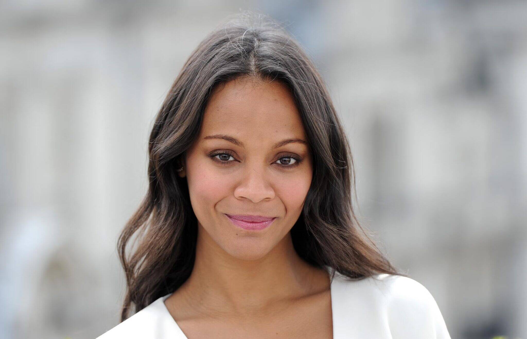 Zoe Saldana Flaunts Her Bum in a Tiny Thong - BlackSportsOnline