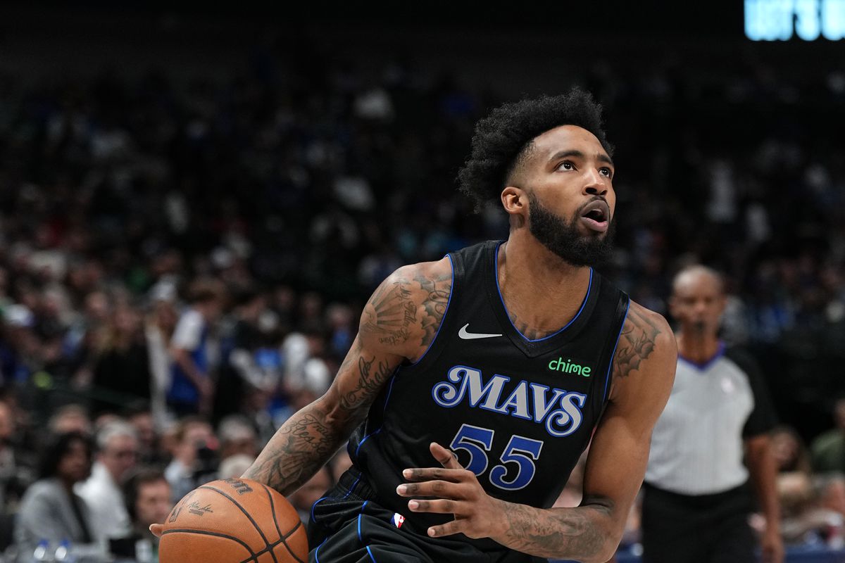 Derrick Jones Jr. Of the Mavs Sprains His Wrist After a Hard Fall ...