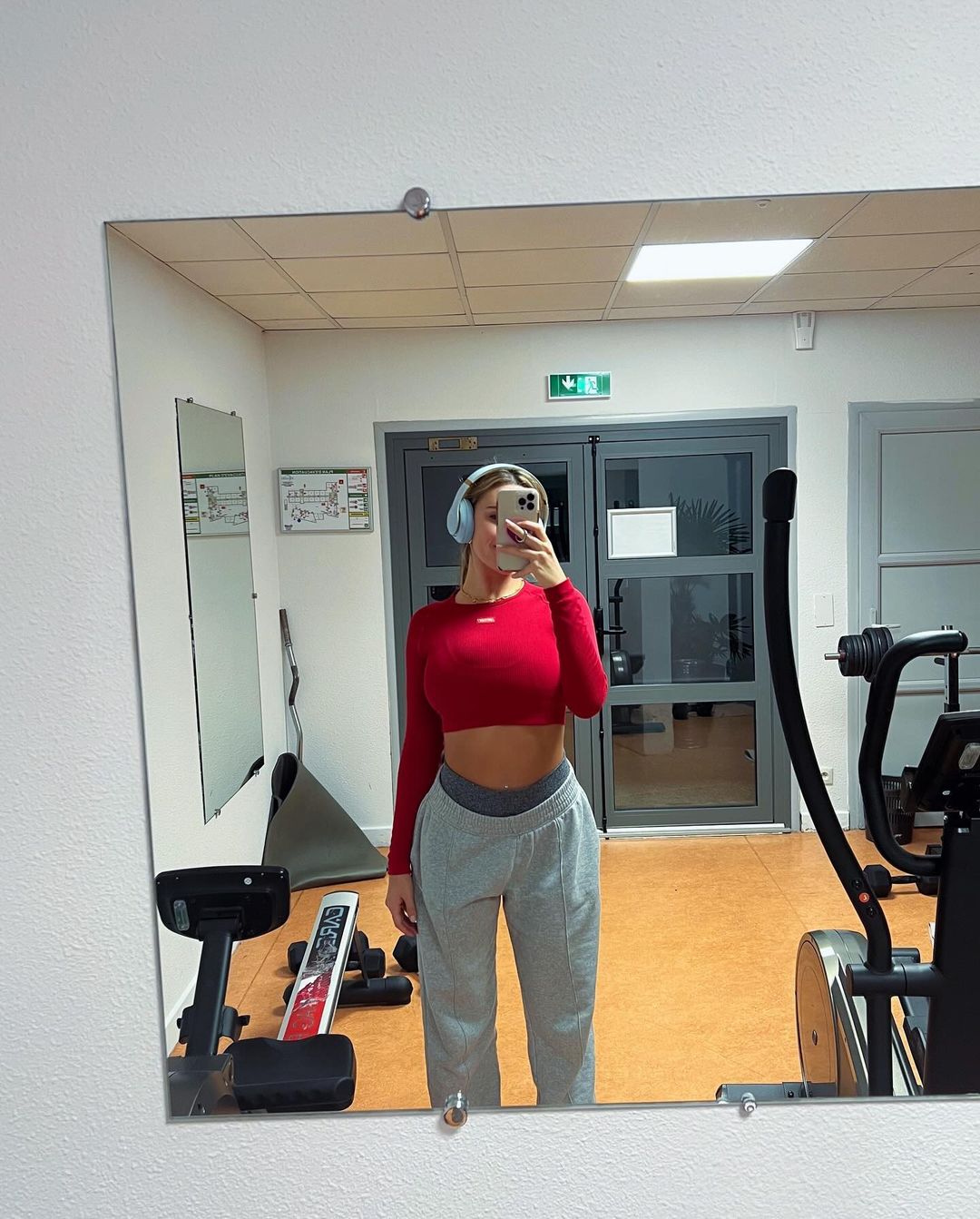 Volleyball Star’ Kayla Simmons Goes Viral Over Her Cleavage Spilling ... Volleyball Star’ Kayla Simmons Goes Viral Over Her Cleavage Spilling ...