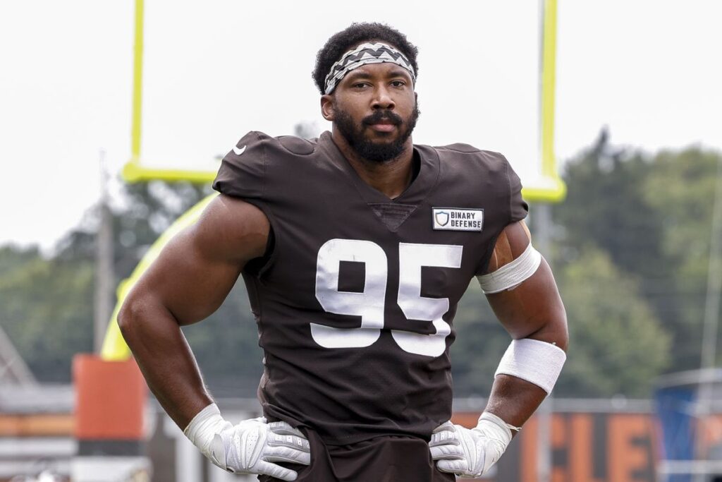 Myles Garrett’s Shirtless Body Is Insane While Talking About Shedeur ...