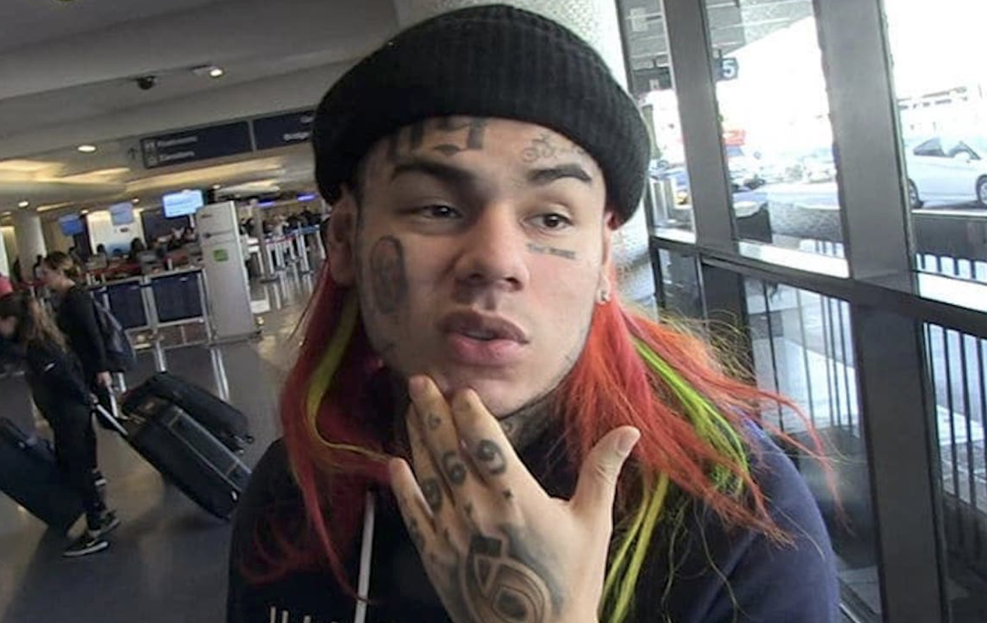 Tekashi 6ix9ine Has 4 Armed Men Break Into His Home - BlackSportsOnline
