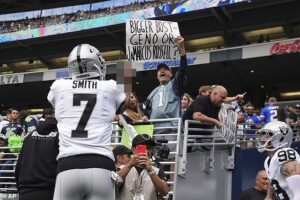 Geno Smith Apologizes for Flipping off the Fans - BlackSportsOnline