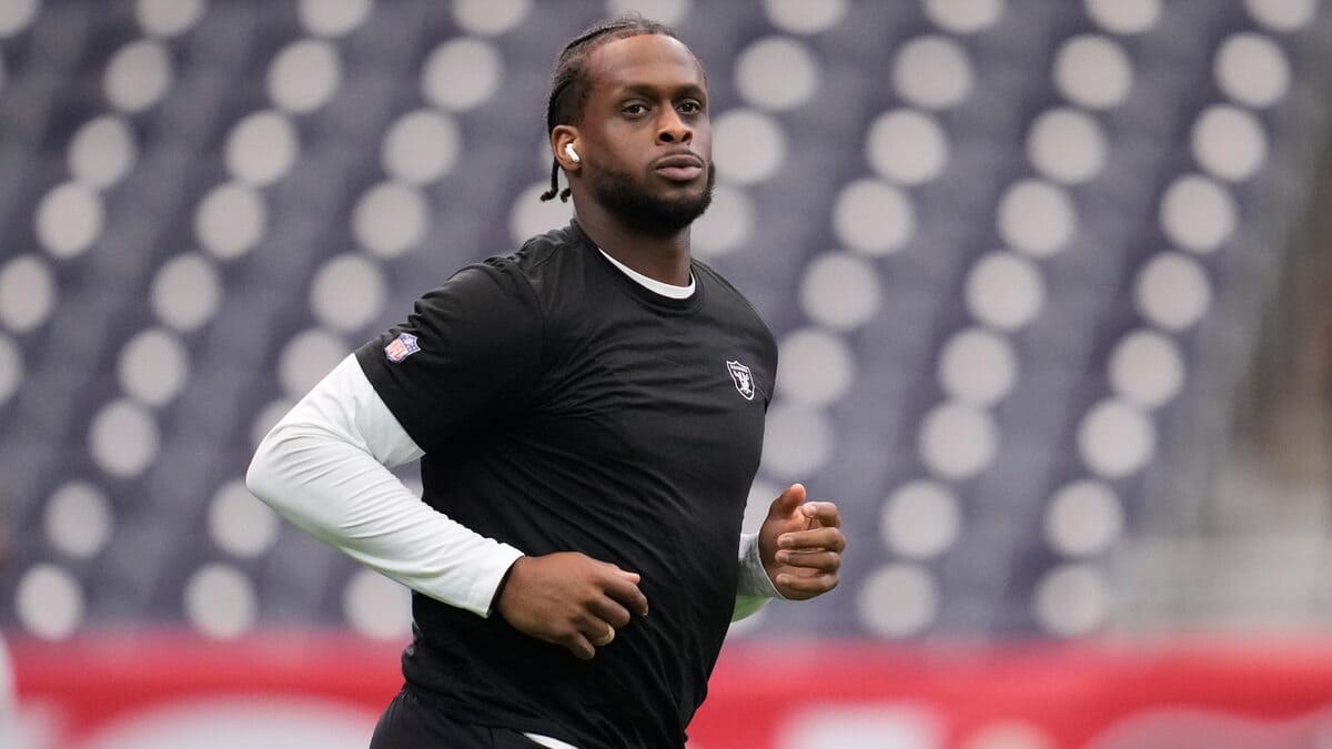 Geno Smith Baby Mama Posts Texts Warning Him About New GF Who Called ...